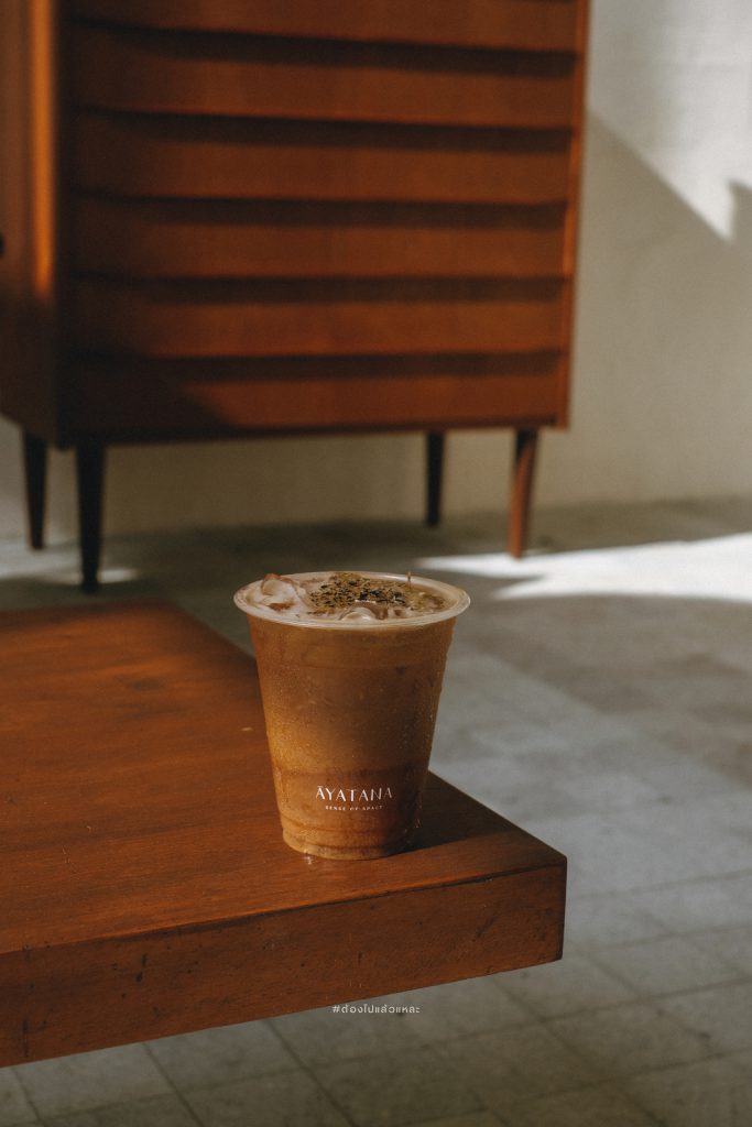 คาเฟ่เปิดใหม่ล่าสุด AYATANA Cafe (อายะตะนะ) โดดเด่นด้วยดีไซน์ที่มี ...