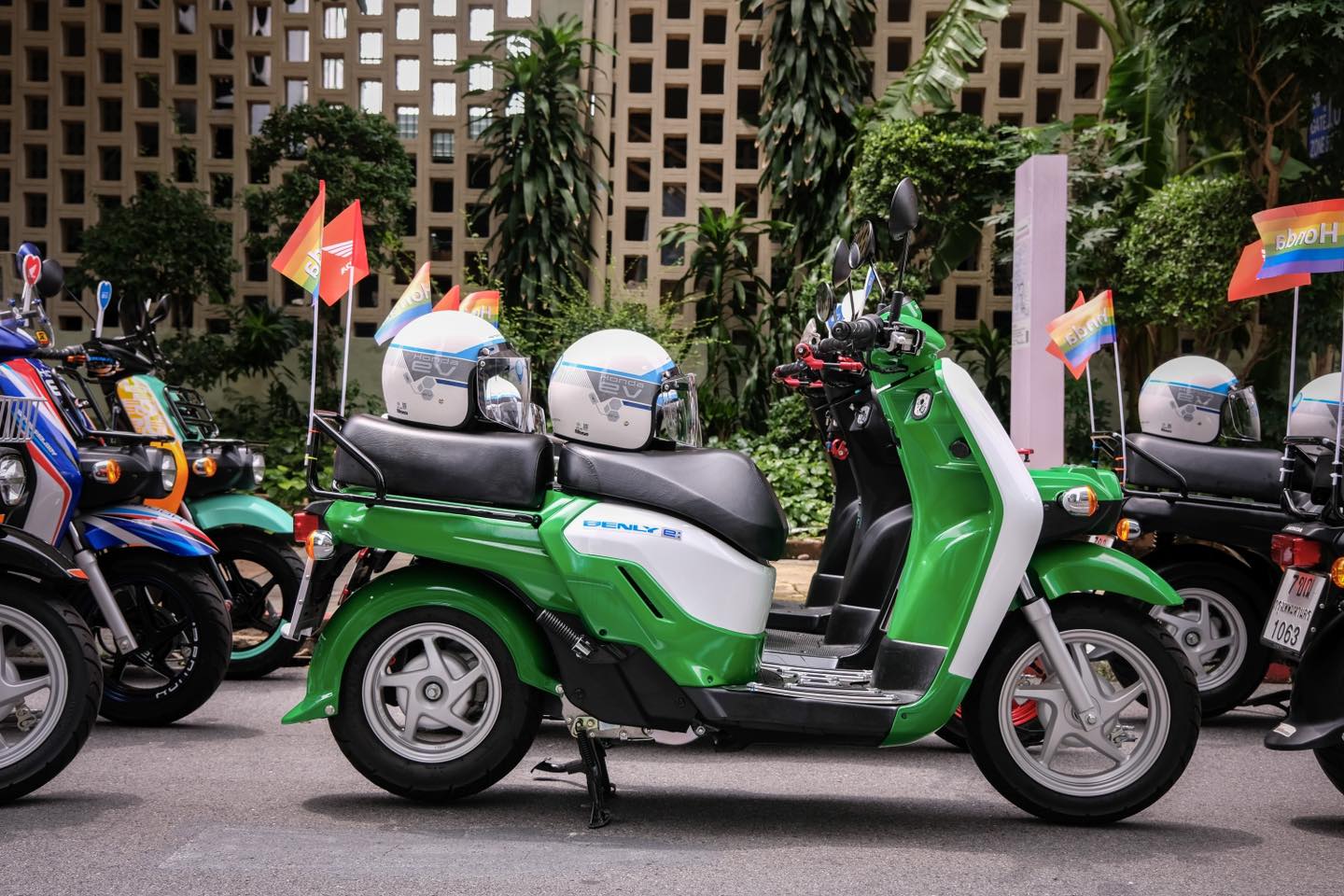 Ride with Pride Honda BENLY e: สัมผัสประสบการณ์เทคโนโลยีแห่งอนาคต การ ...