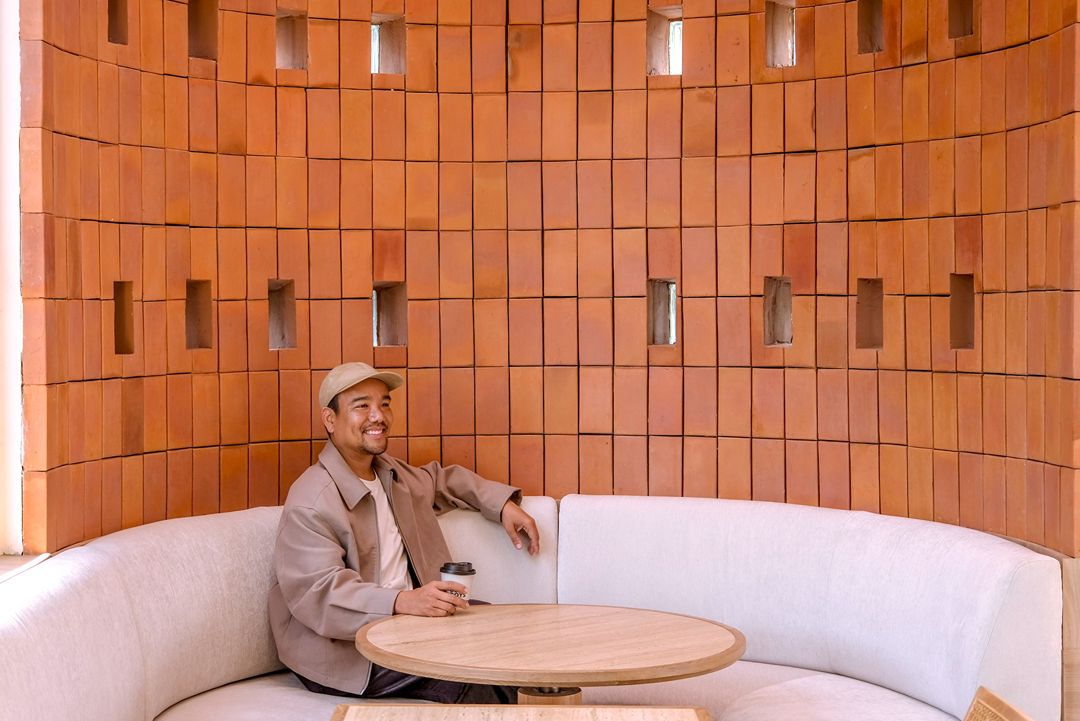 Bean Boys คาเฟ่เปิดใหม่ #เลียบด่วนรามอินทรา vibe ดี mood ดี คุมโทนสีส้ม ...