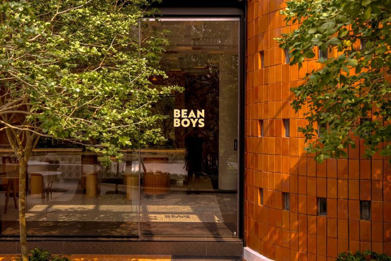 Bean Boys คาเฟ่เปิดใหม่ #เลียบด่วนรามอินทรา vibe ดี mood ดี คุมโทนสีส้ม ...
